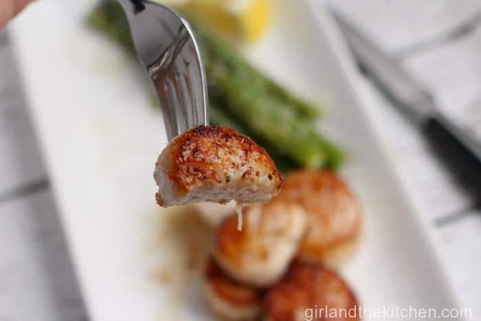 Cooking 101...How to Cook Perfect Seared Scallops - Girl and the Kitchen